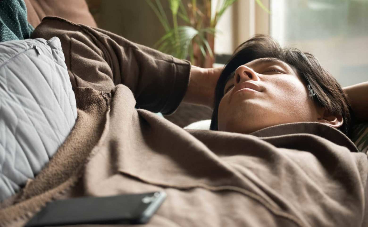 リビングで寝落ちする夫の対処法「なぜ布団に行かないの!?」｜CHANTO WEB